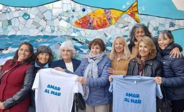 Grupo Las Mingas inauguró el mural «Amar al mar» - Últimas Noticias: El ...