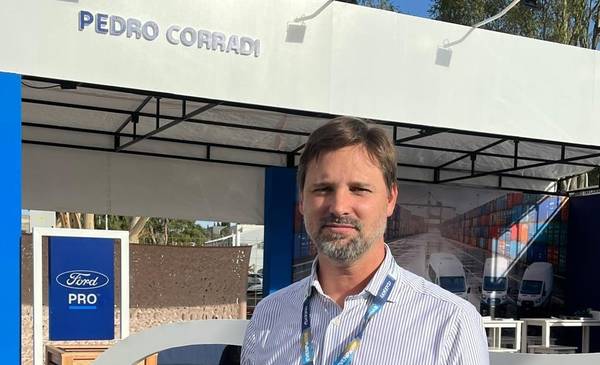 Pedro Corradi celebra 100 años junto a Ford en la Patagonia y presenta ...