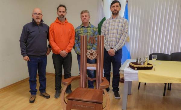Presentan los atributos para el "Eisteddfod de Trevelin 2024" - Últimas Noticias: El Chubut