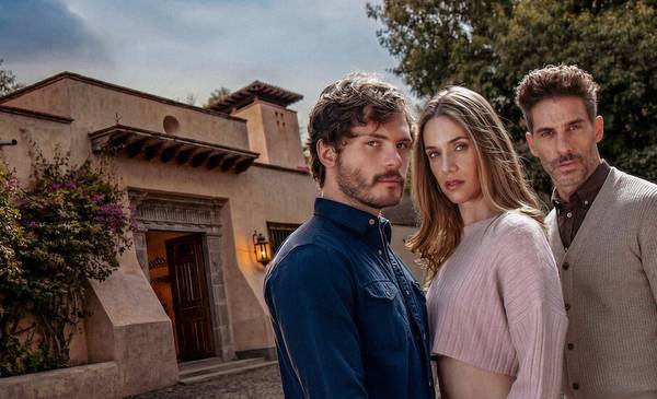 En formato miniserie llega a Netflix el culebrón mexicano "Entre padre ...