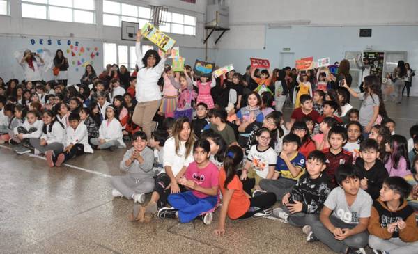 Escuela 85 de Trelew celebró su 96º aniversario - Últimas Noticias: El ...
