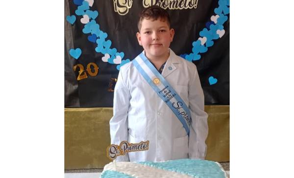 Oliver Alonso, único alumno que prometió la bandera en Costa del Lepá ...