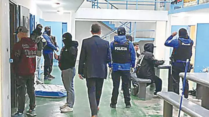 La Policía allanó la Alcaidía de Comodoro Rivadavia y separó ...