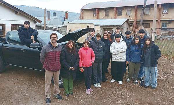 Pedro Corradi y Ford Argentina donaron camioneta de última generación a ...